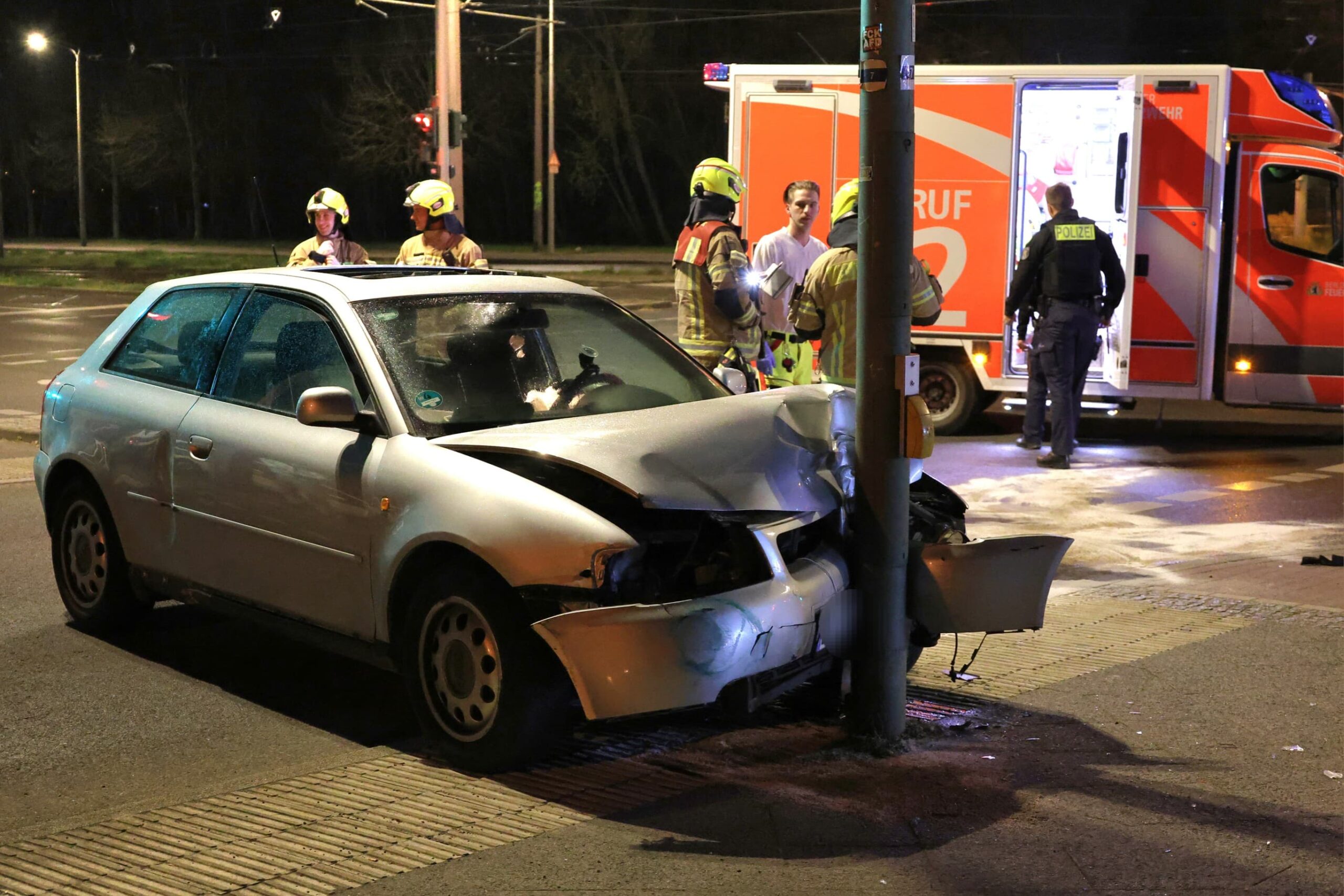 Zwei junge Frauen bei Unfall in Marzahn verletzt – Berlin Doku